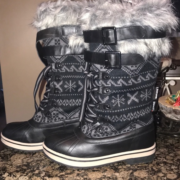 Muk Luks | Shoes | Muk Luks Thinsulate Fur Trimmed Lined Winter Boots ...
